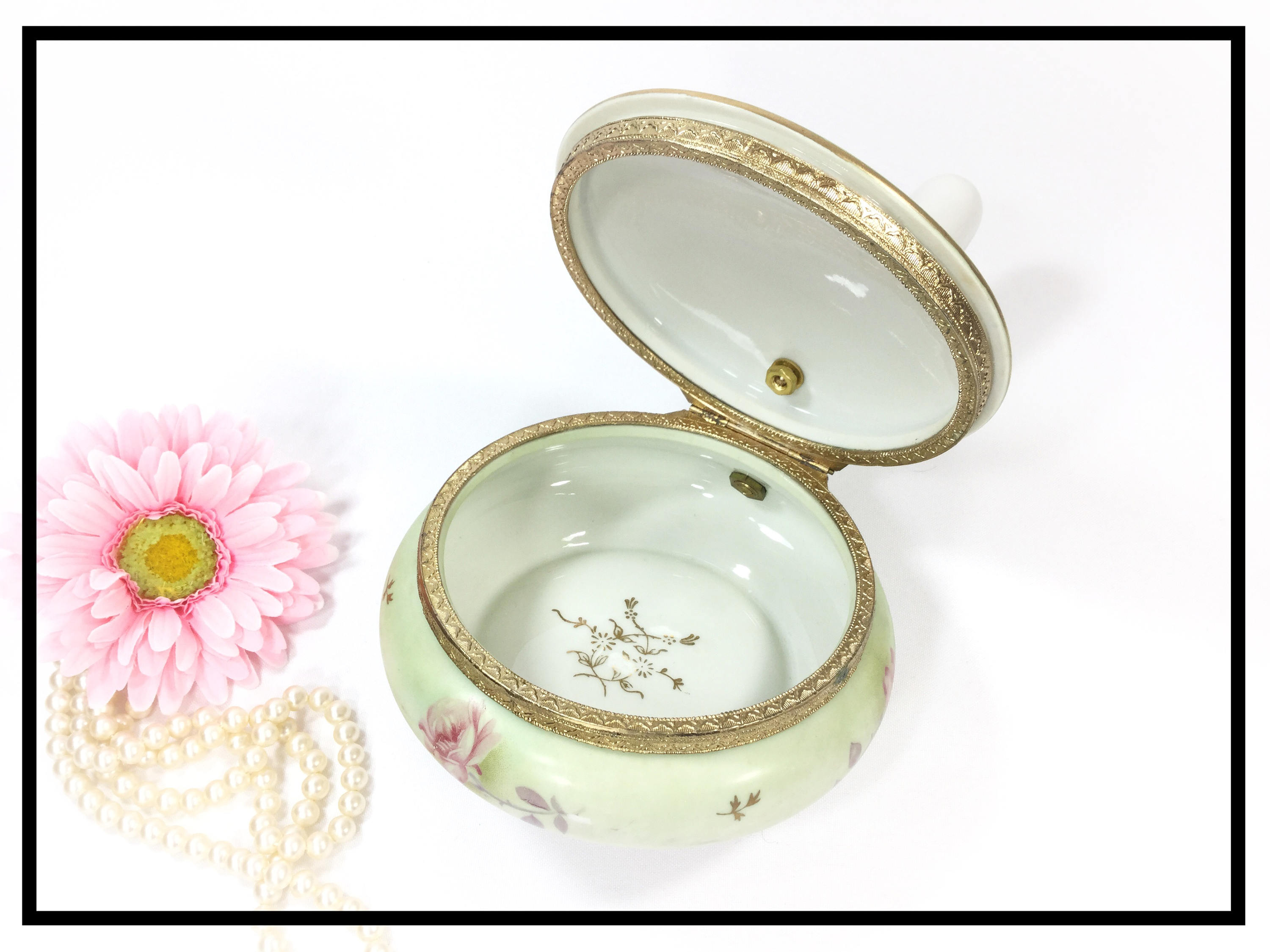 Lefton Heritage Porcelain Silent Butler, Porcelain Crumb Catcher ...