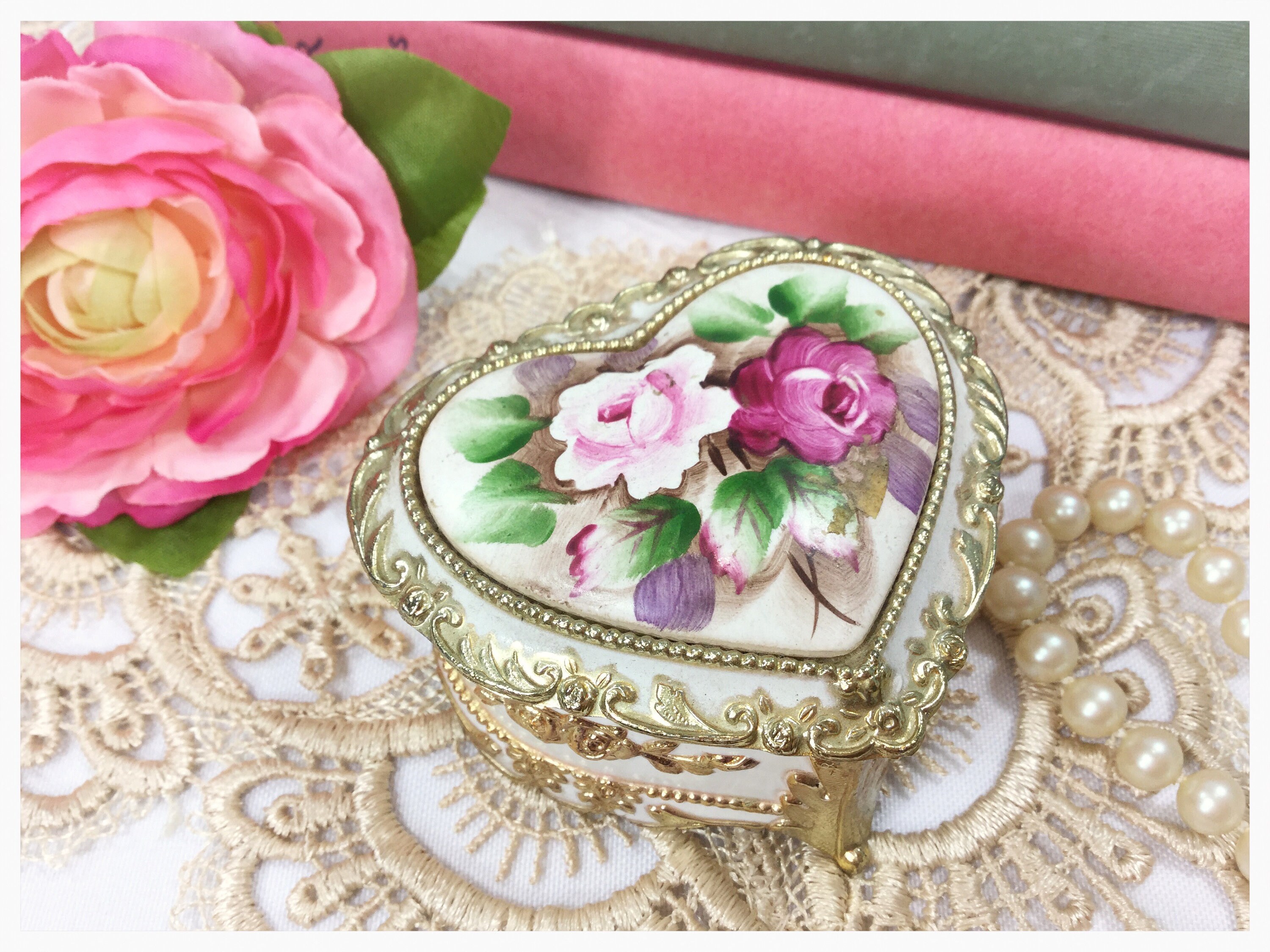 Floral Heart Musical Trinket Box W/ Gold Accents, Heart Jewlery Box ...
