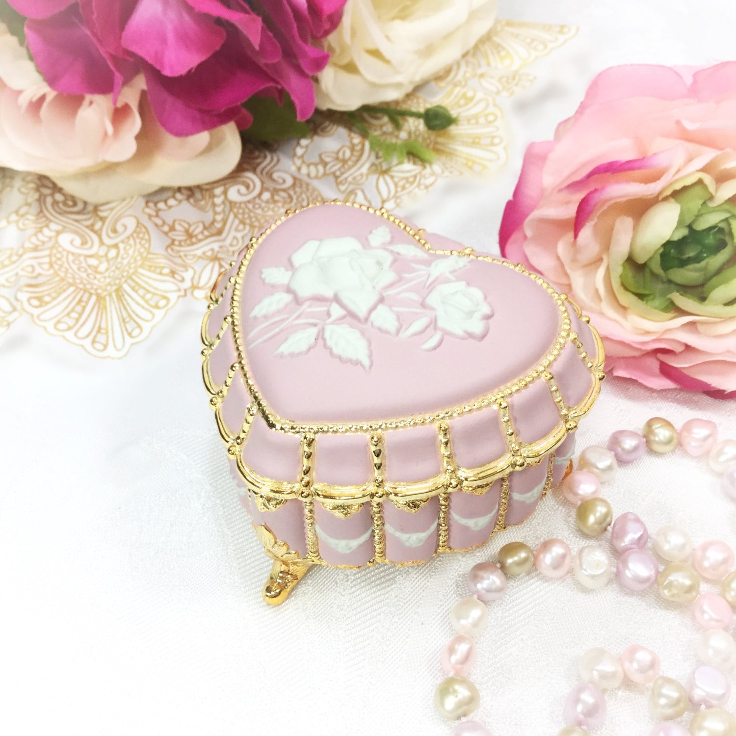 Pink Heart Musical Trinket Box W/ Gold Accents, Pink Heart Jewlery Box ...
