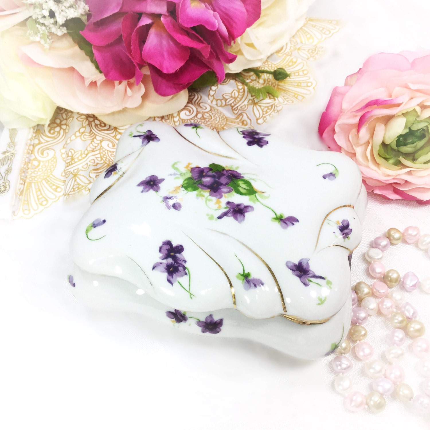 Saji Violets Gold Trim Trinket Jar, Violet Snuff Box, Violet Vanity Jar ...