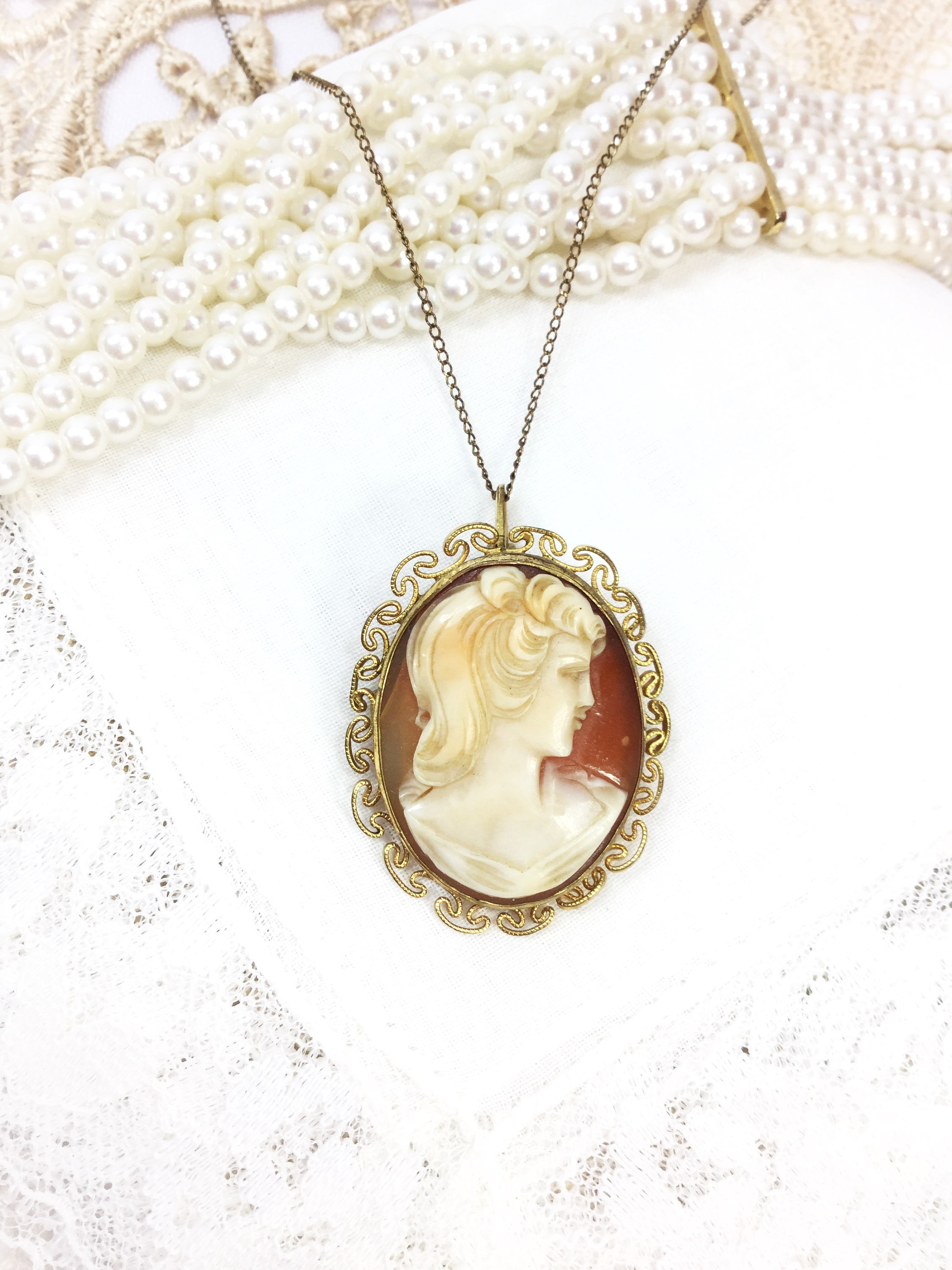 12 Karat Gold Plated Cameo Pendant 12 Kt Cameo Necklace Vintage Cameo