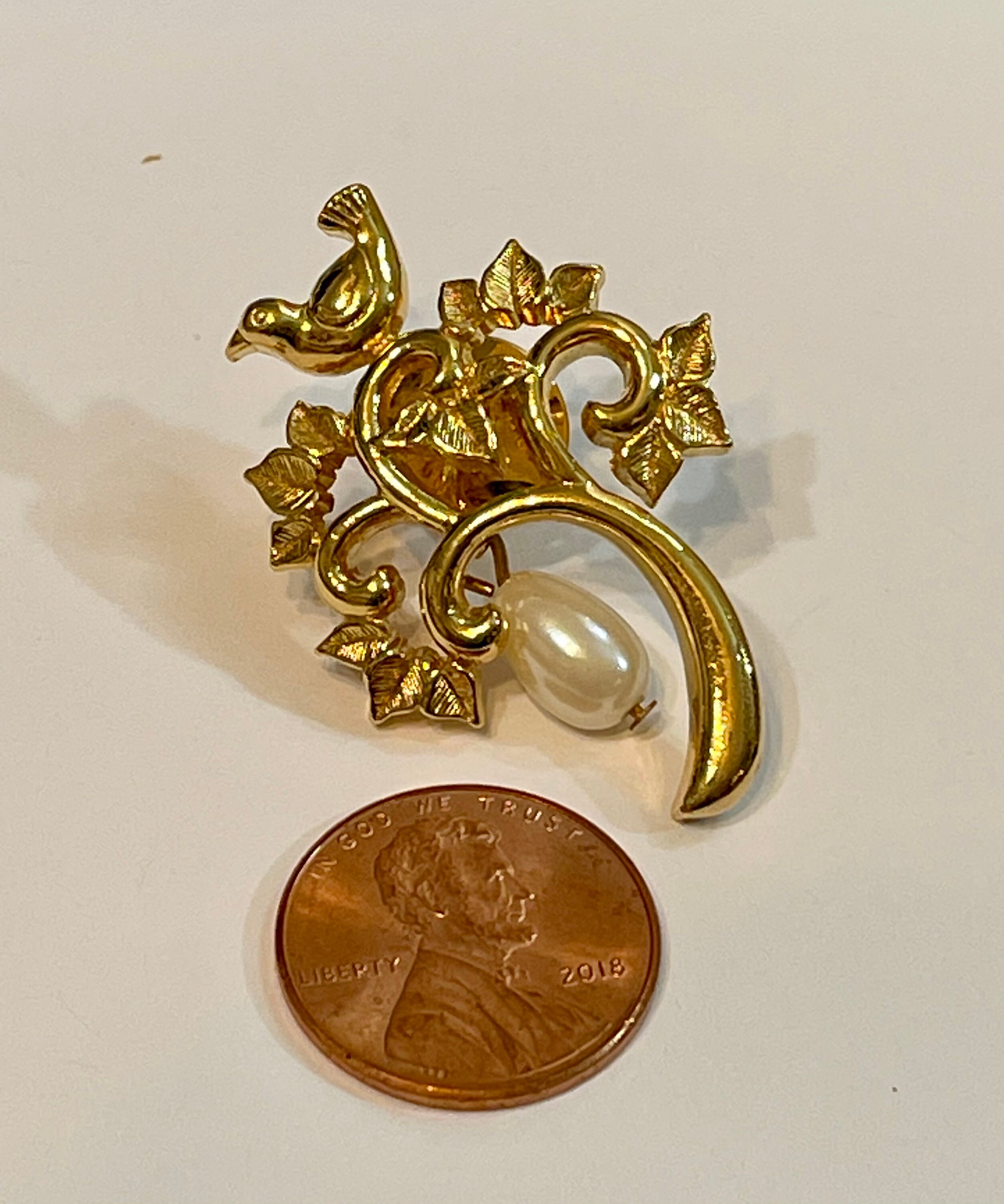 AVON Christmas Lapel Tac Pin. Partridge in a Pear Tree. the - Etsy
