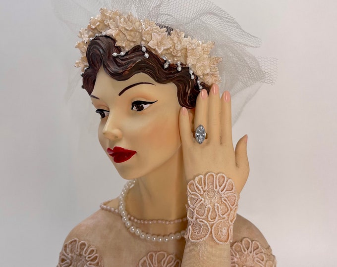 Cameo Girls Head Vase. Judith 1936 “ I Do” Deluxe Limited Edition 332/ ...