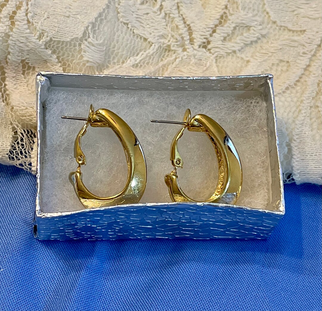 Gold Tone Hoop Earrings With Posts and Latch Backs for Pierced Ears ...