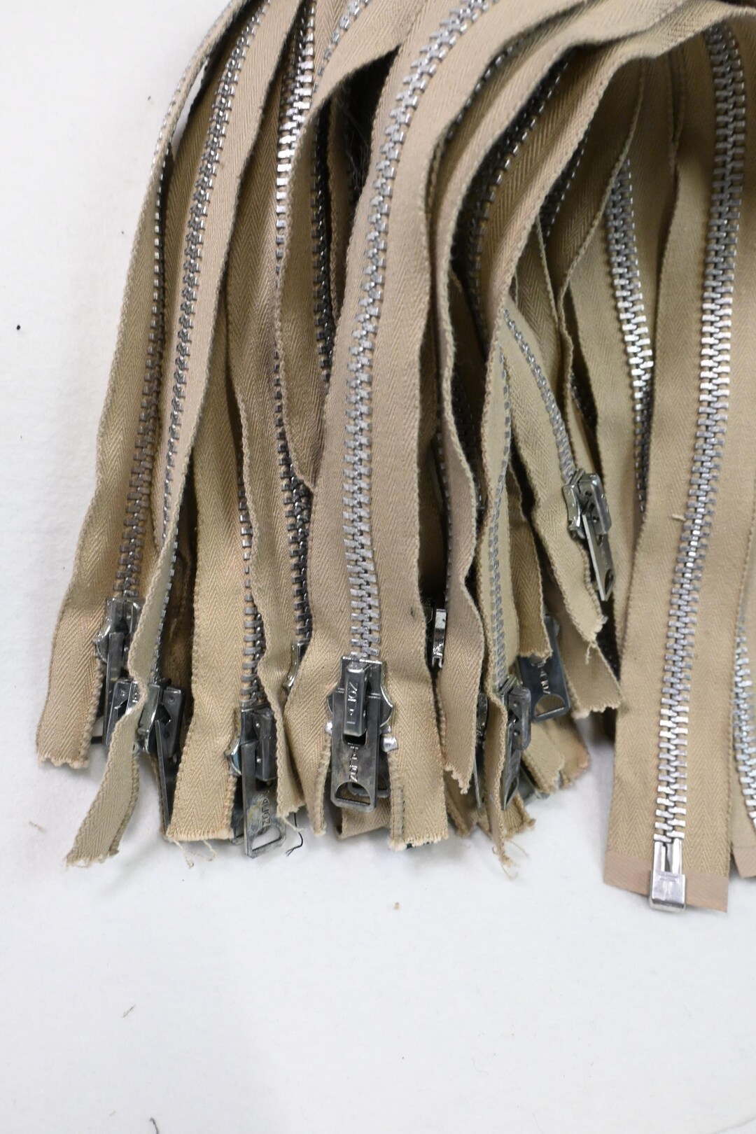 Bundle 20 Large 20" Beige 1970's TALON Metal Tooth 2-way Separating ...