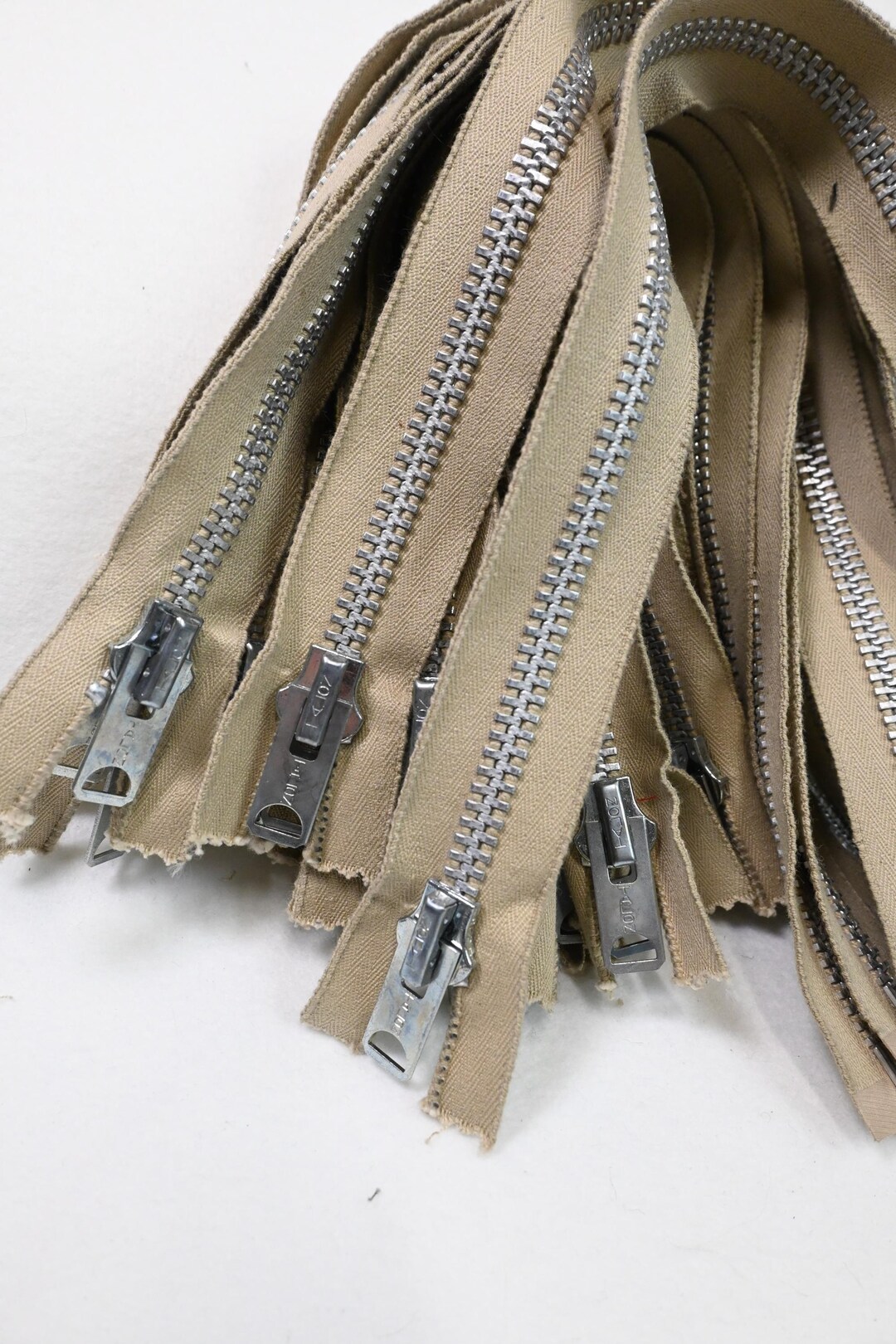 Bundle 10 Large 20" Beige 1970's TALON Metal Tooth 2-way Separating ...