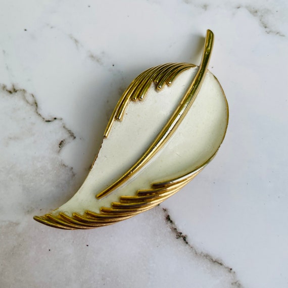 Vintage Trifari Gold Tone and White Enamel Leaf Brooch - Gem