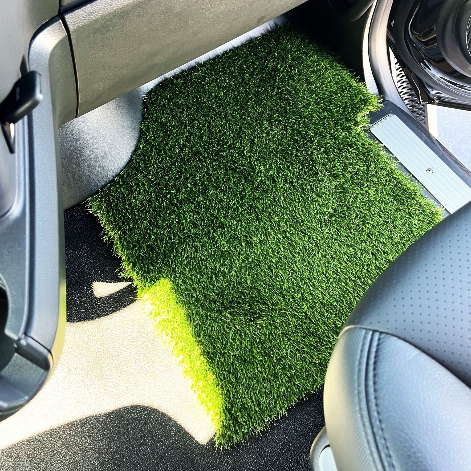 Kenworth T680/W990/T880 Artificial Grass Floor Mats, Under Feet Area ...
