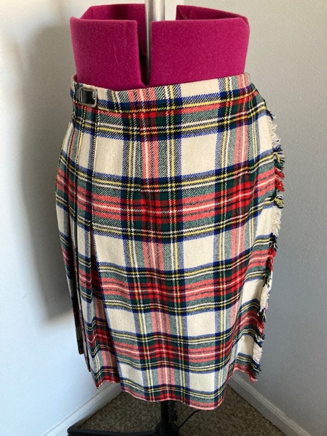 Dress Stewart (?) Tartan Kilt by Laird-portch of Scotland - 24" Waist ...