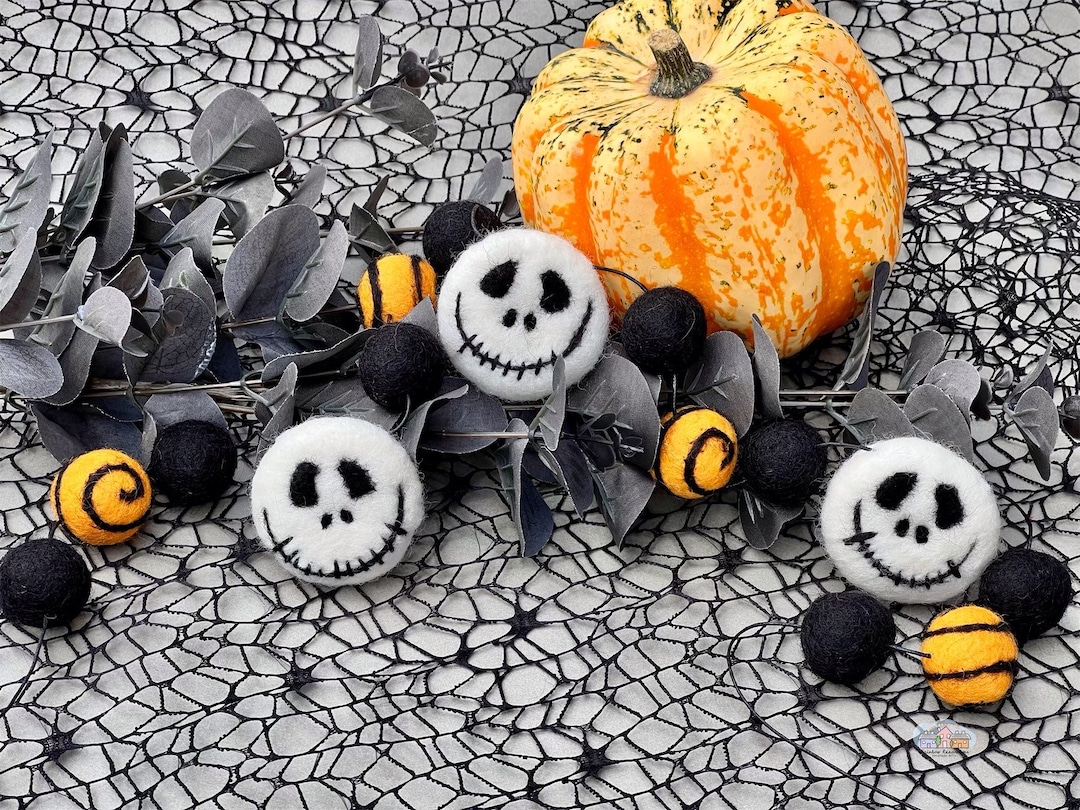 Felted Skeleton Garland, Needle Felted Skelly, Halloween Spooky Decor ...