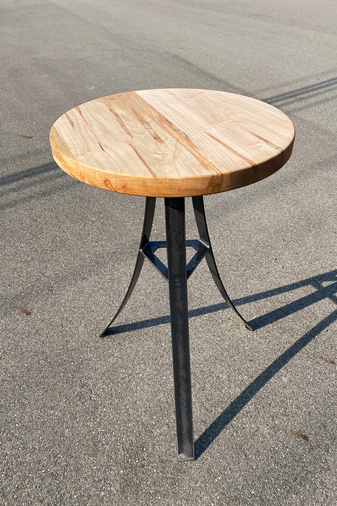 Large Round Table - Bistro Table, Restaurant Table - 60” Round Table ...