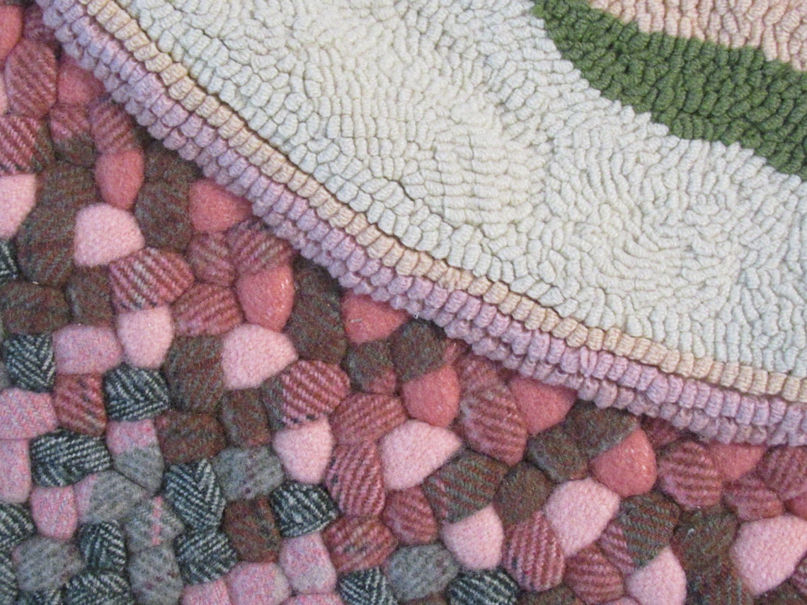 Vintage Round Wool Braided Rug W/ Hooked Rug Center Mama Pig - Etsy