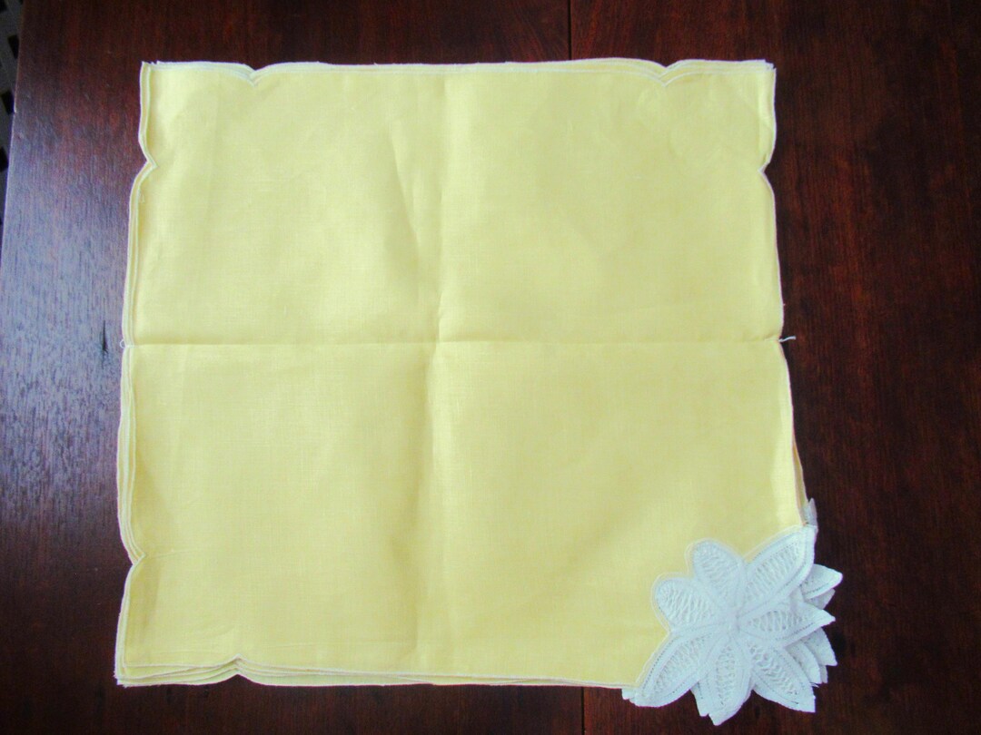 Vintage Yellow Linen Napkins - Battenburg Lace, Scalloped Edge - Set of ...