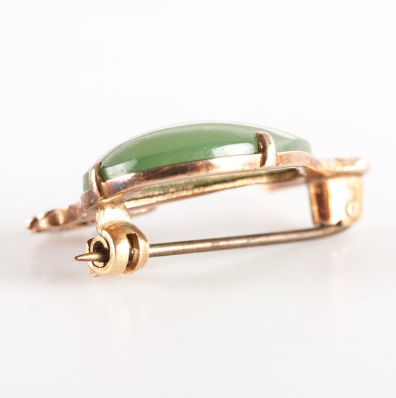 Vintage 1920s 9k Yellow Gold Jade Kiwi Style Pin Broo… - Gem