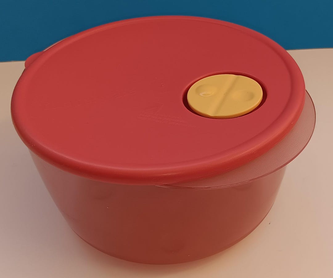 Tupperware Rock N Serve Microwave Safe Round Container, Collectible ...