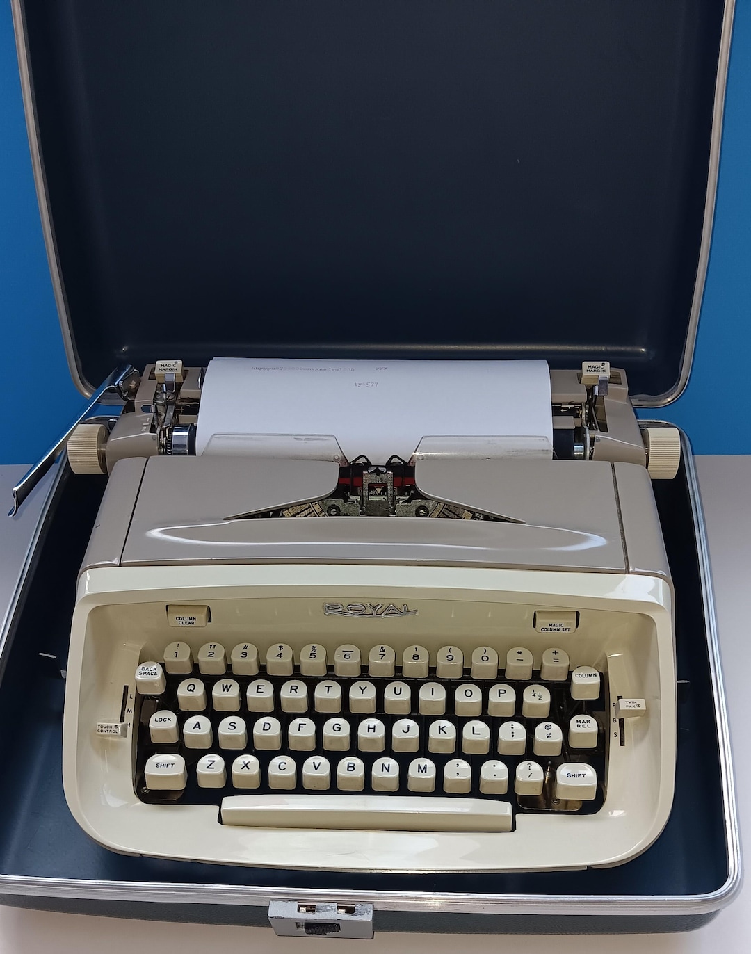 Vintage Royal Safari Manual Typewriter With Carry Case, Retro ...