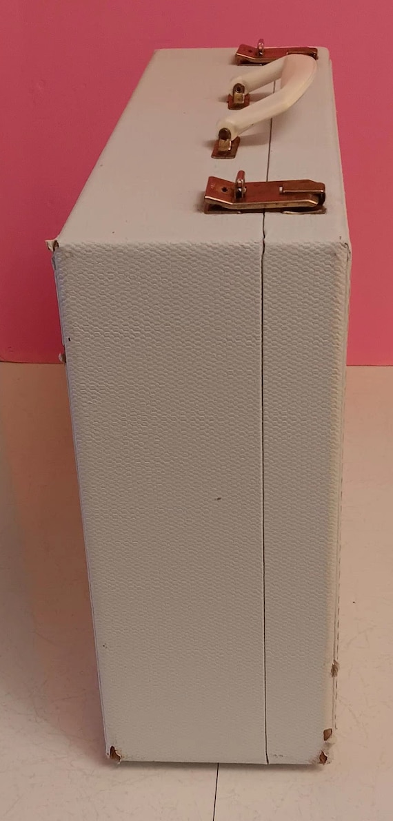 Vintage White Hard Shell Roberts Beauty School Suitca… - Gem