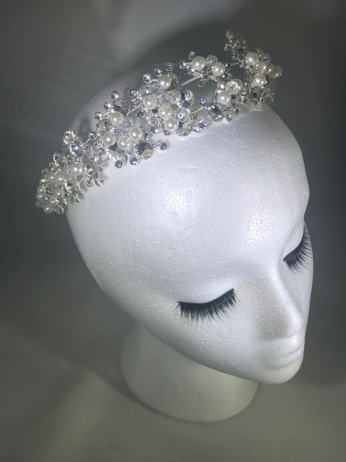 Tiara con pedrería y perlas. Tiara nupcial. Joyas para el - Etsy España