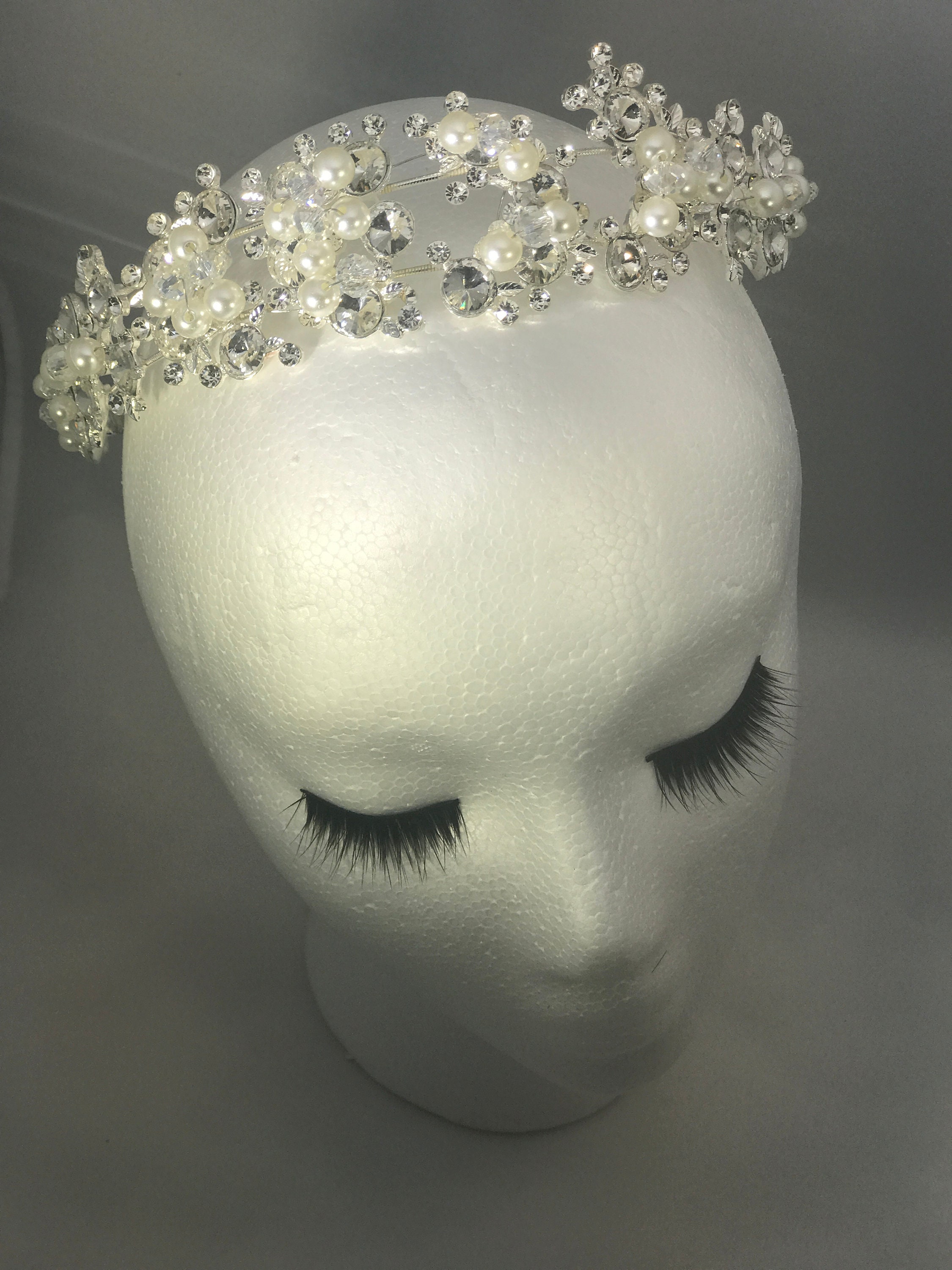 Tiara con pedrería y perlas. Tiara nupcial. Joyas para el - Etsy España
