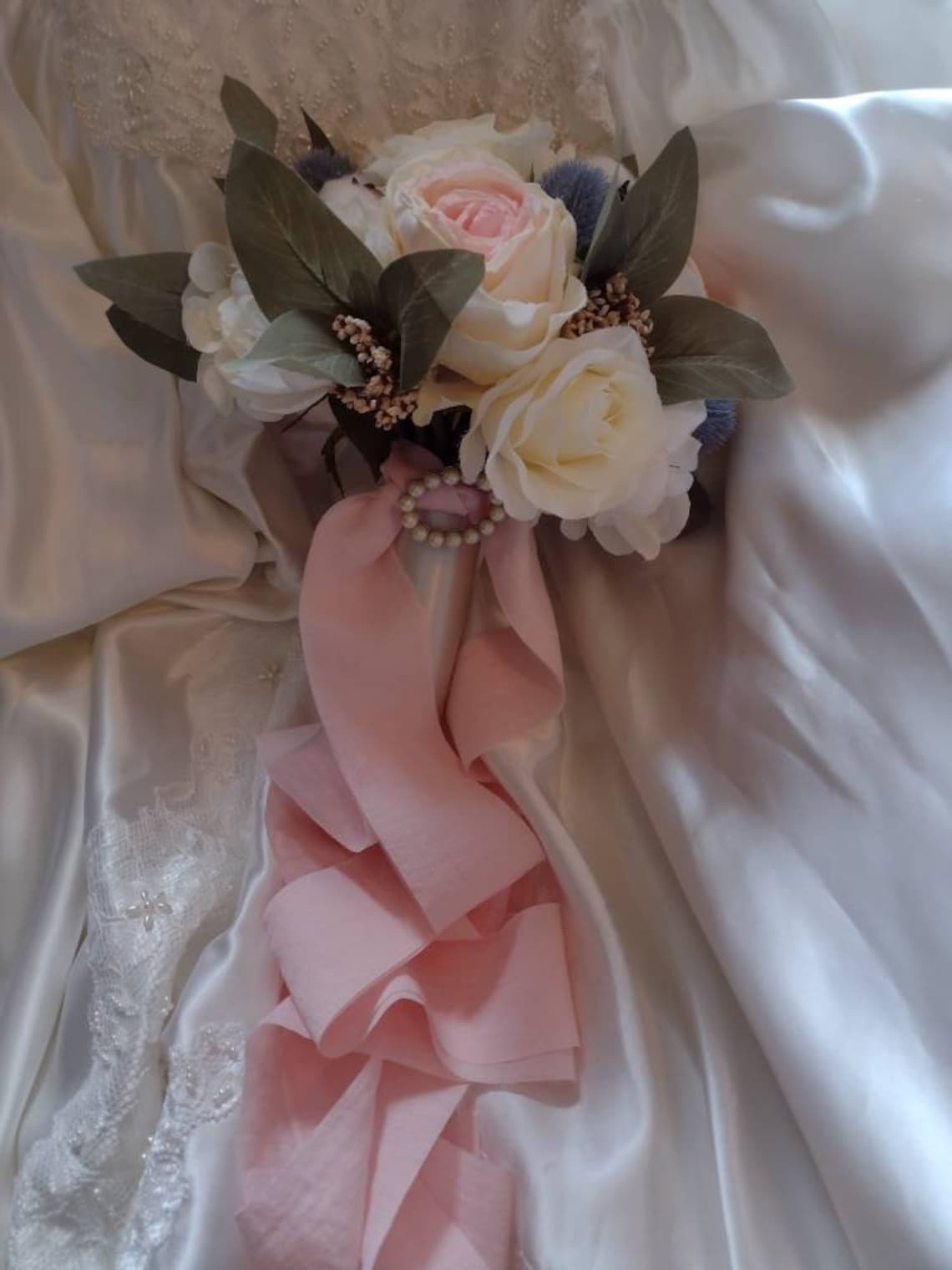 Soft and Romantic Creamy White and Pale Pink Roses Bouquet - Etsy