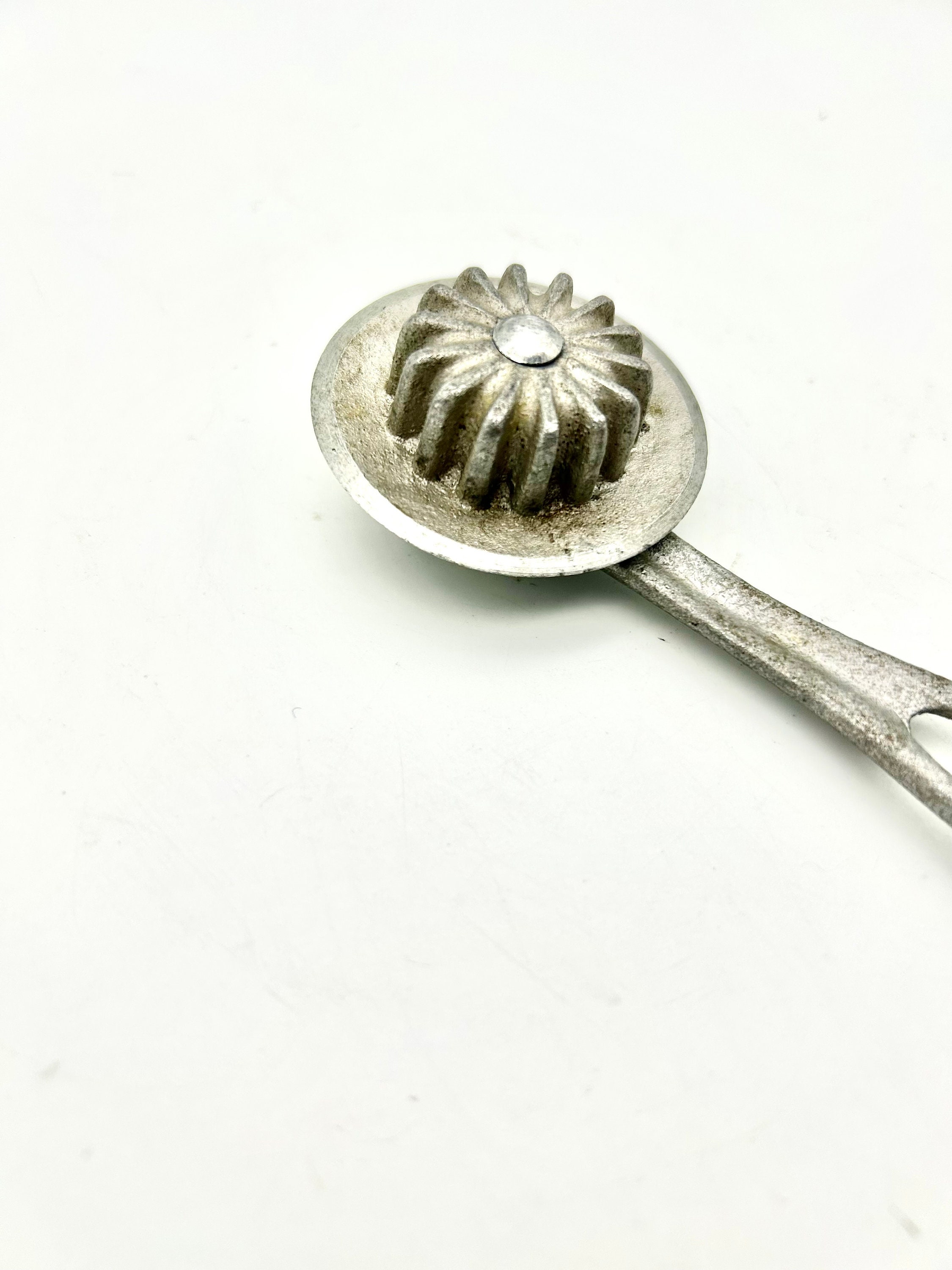 Vintage Pastry Cutter 1950s - Etsy