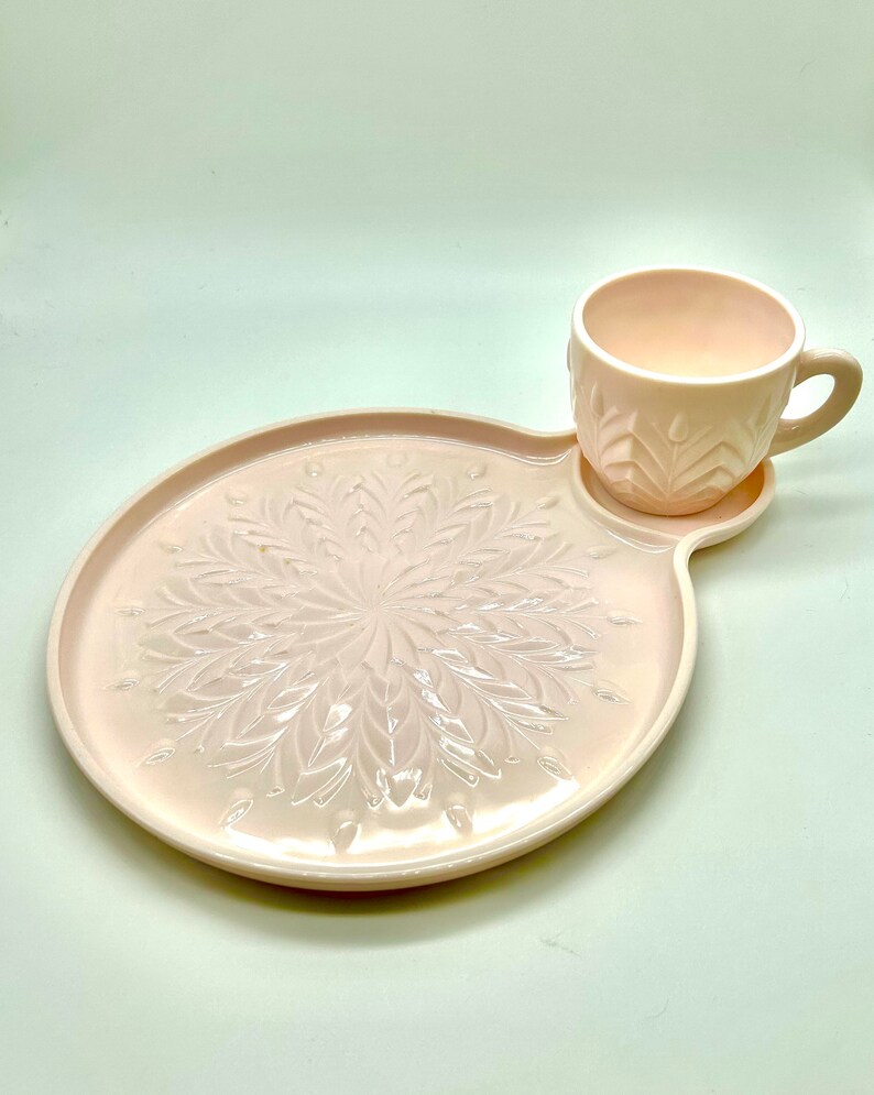 1950s Jeanette Feather Shell Pink Milk Glass Snack Set set of 4 - Etsy