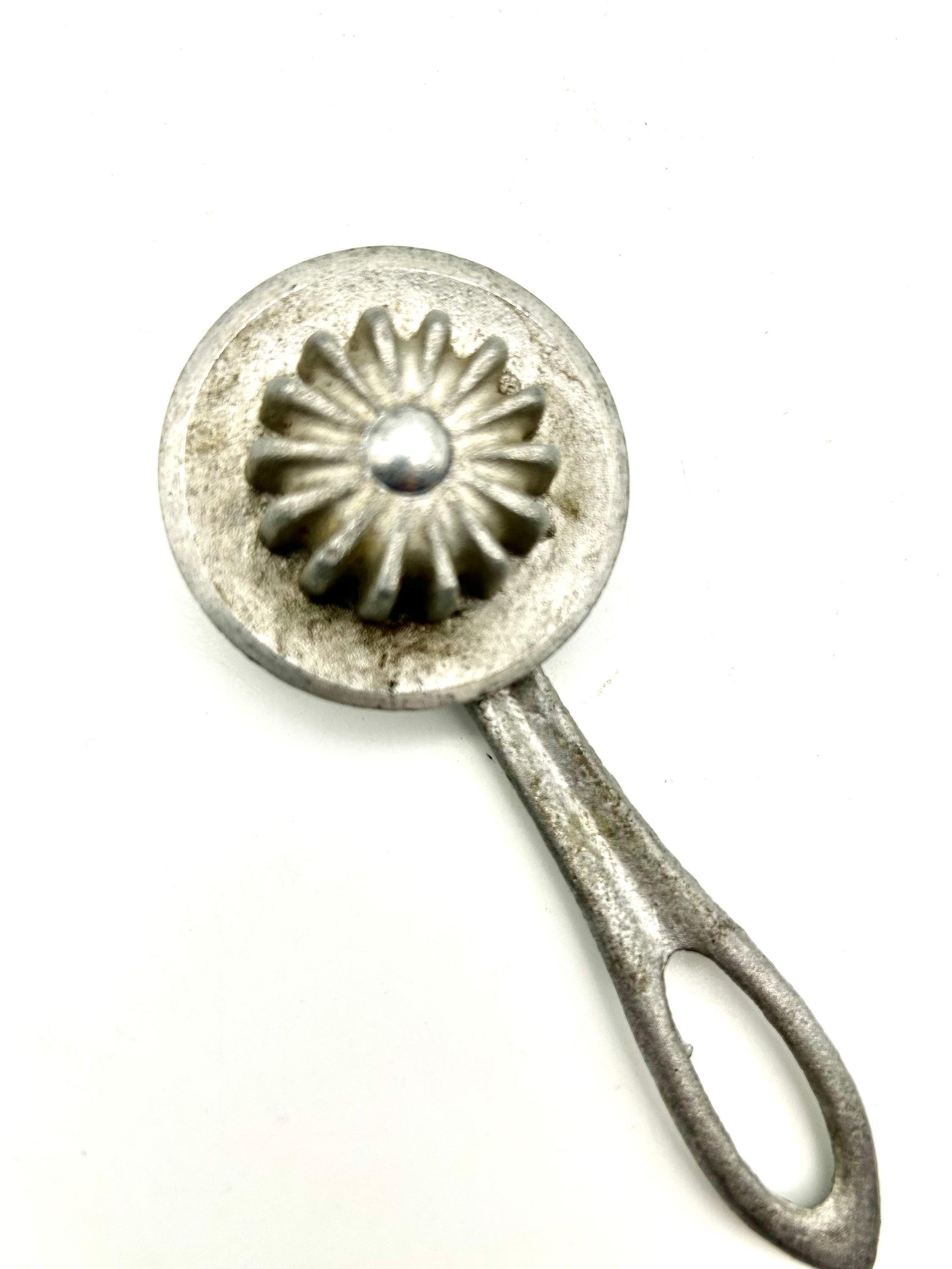 Vintage Pastry Cutter 1950s - Etsy