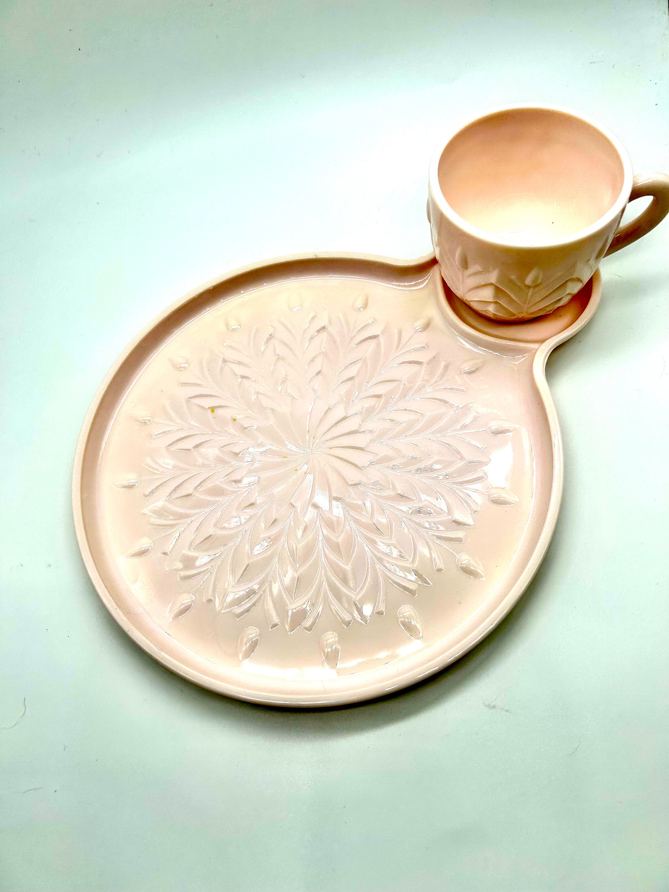 1950s Jeanette Feather Shell Pink Milk Glass Snack Set set of 4 - Etsy