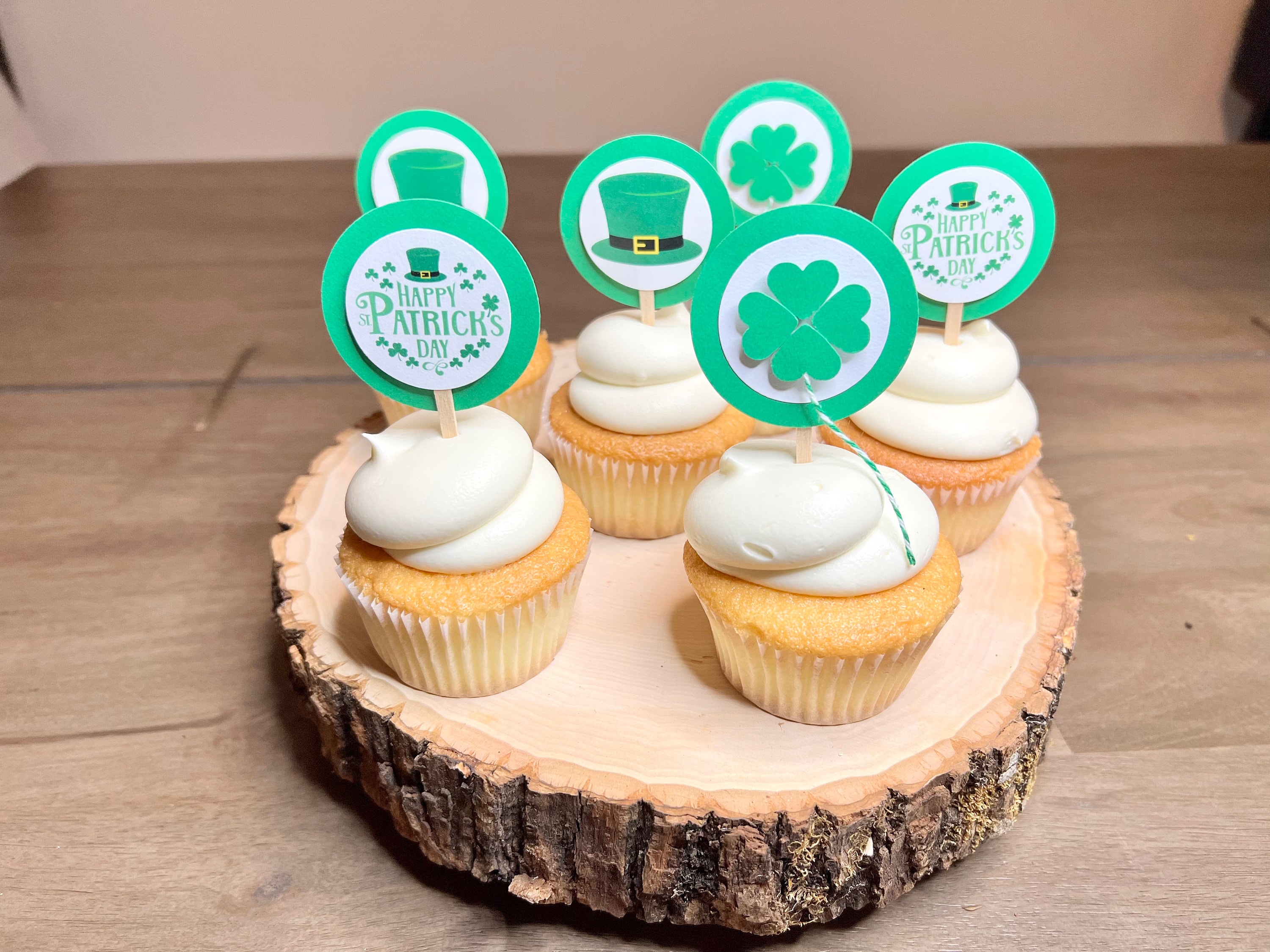 St. Patrick's Day Cupcake Toppers / Clover Cupcake Toppers / St ...