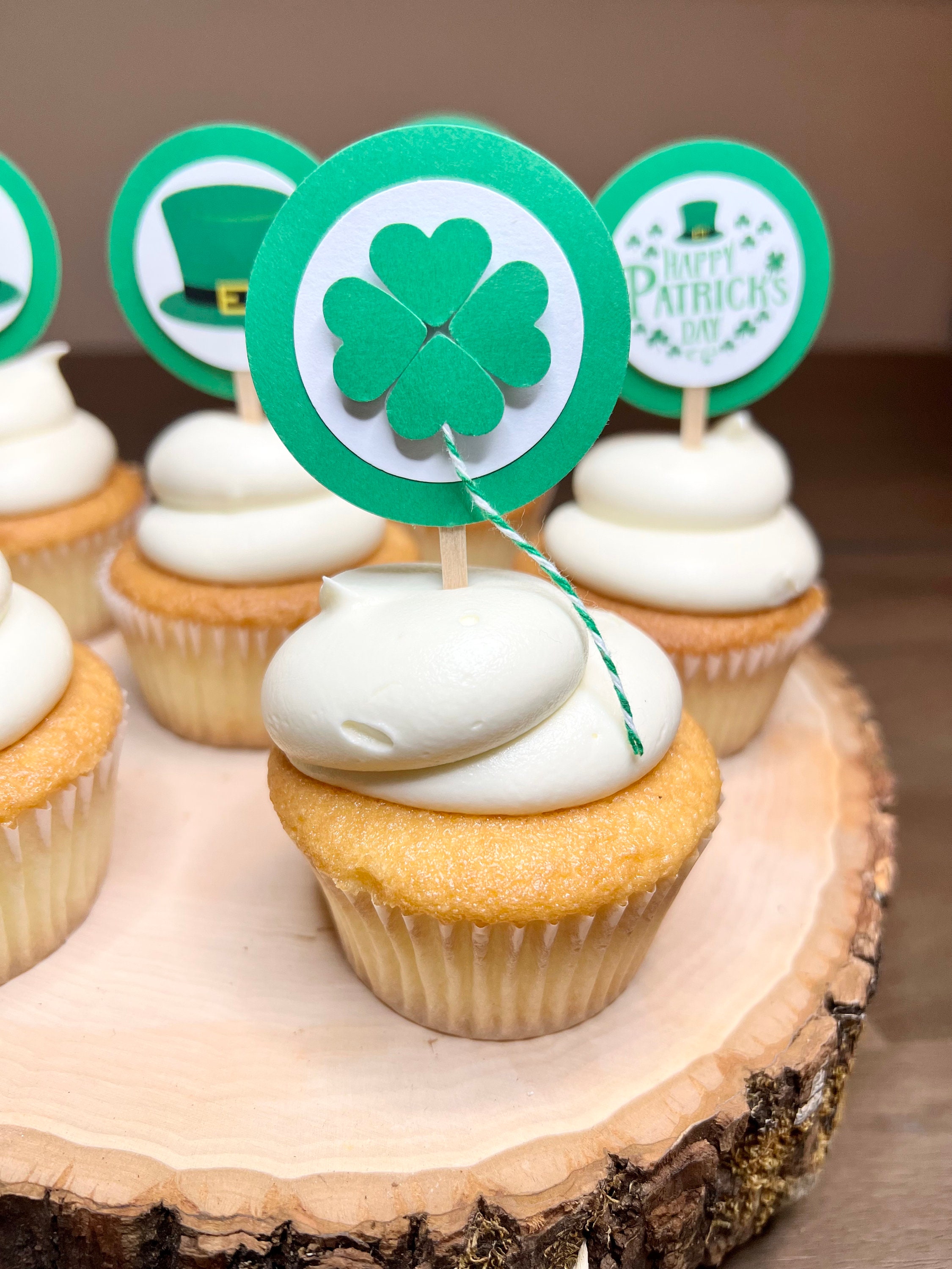St. Patrick's Day Cupcake Toppers / Clover Cupcake Toppers / St ...