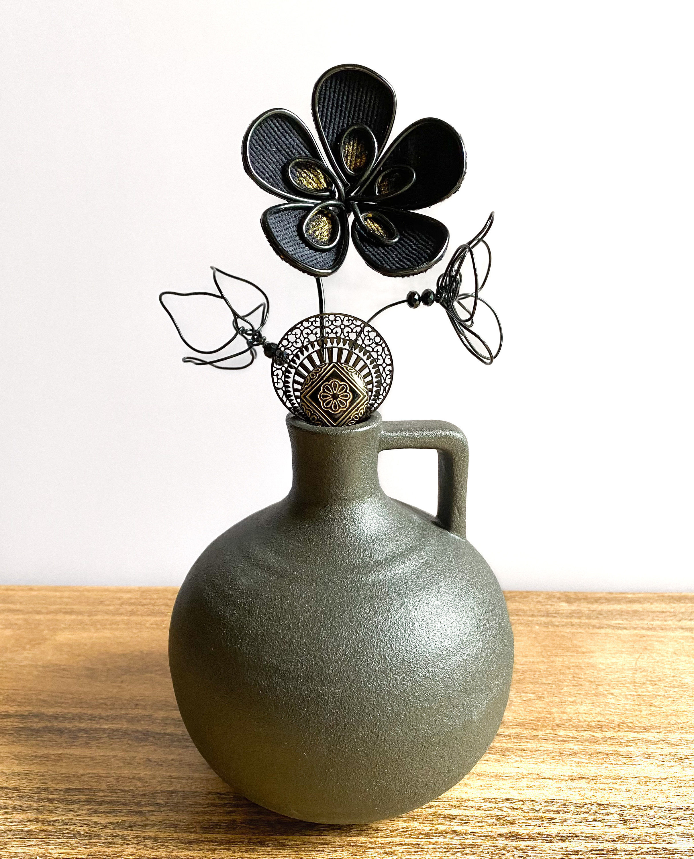 Handmade Art Deco Inspired Wire Flower Posy Black and Gold Tones 23cm ...