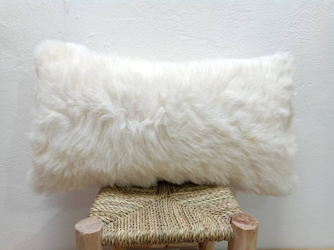 Natural Sheep Skin Pillow , Lamb Fur Pillow, Fluffy Wool Pillow Cover ...