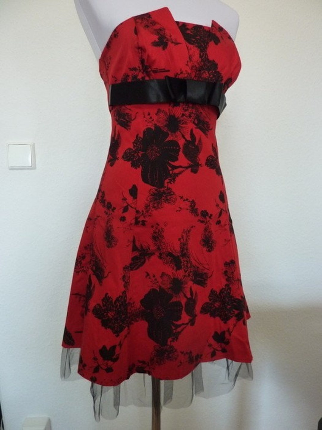 Blümchen Muster Kleid Sommer Partykleid Abendkleid rot schwarz Gr. 36 ...