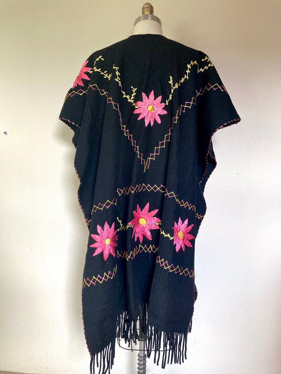1960s embroidered wool poncho - Gem