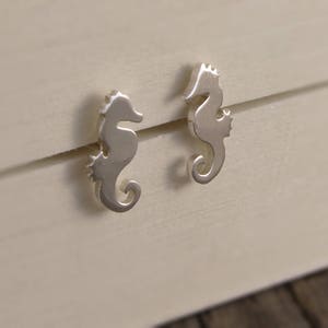 Tiny Seahorse Studs Silver Seahorse Earrings Beach - Etsy