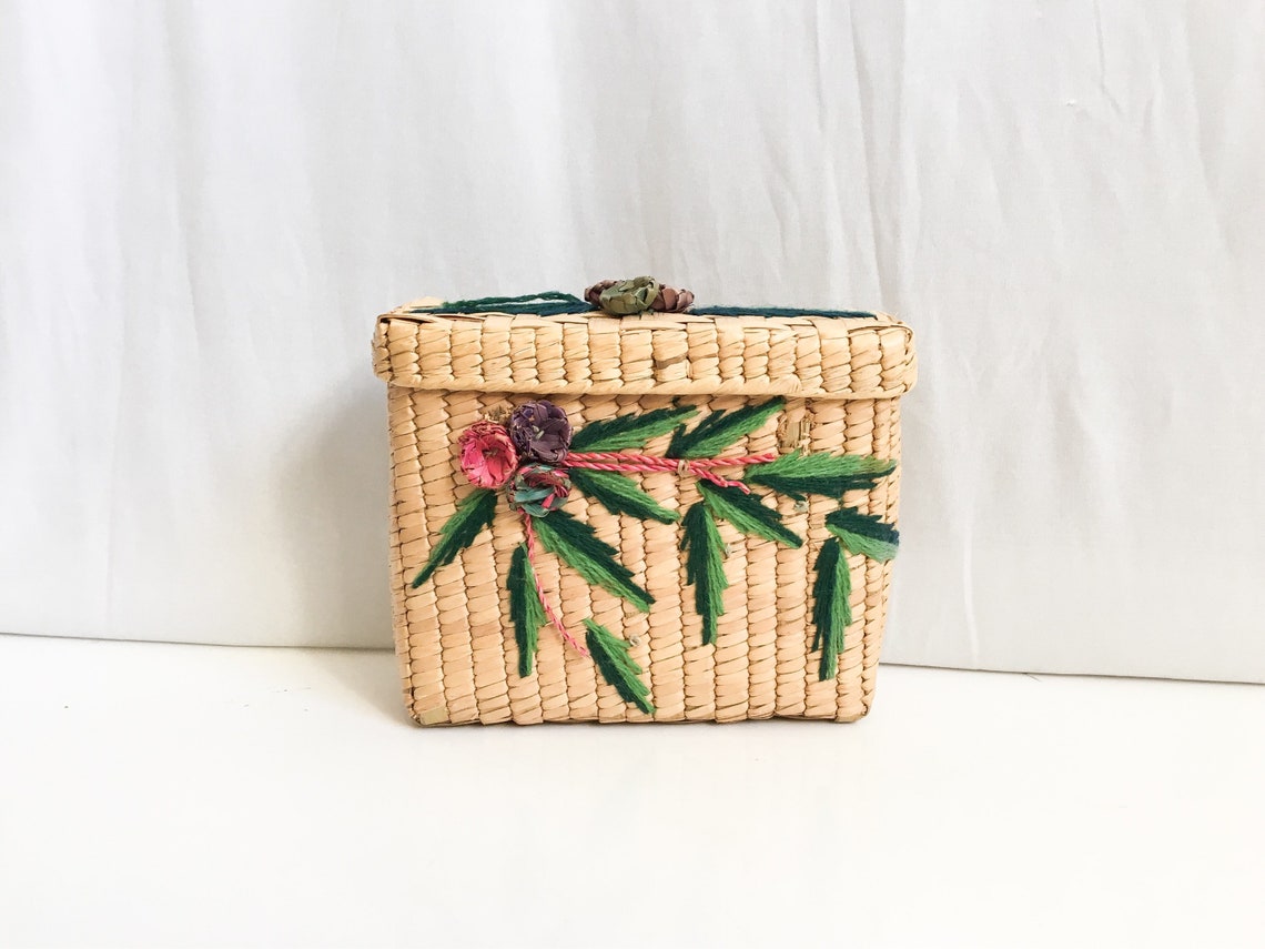 Vintage Floral Straw Box // Embroidered Flowers W/ Raffia & - Etsy