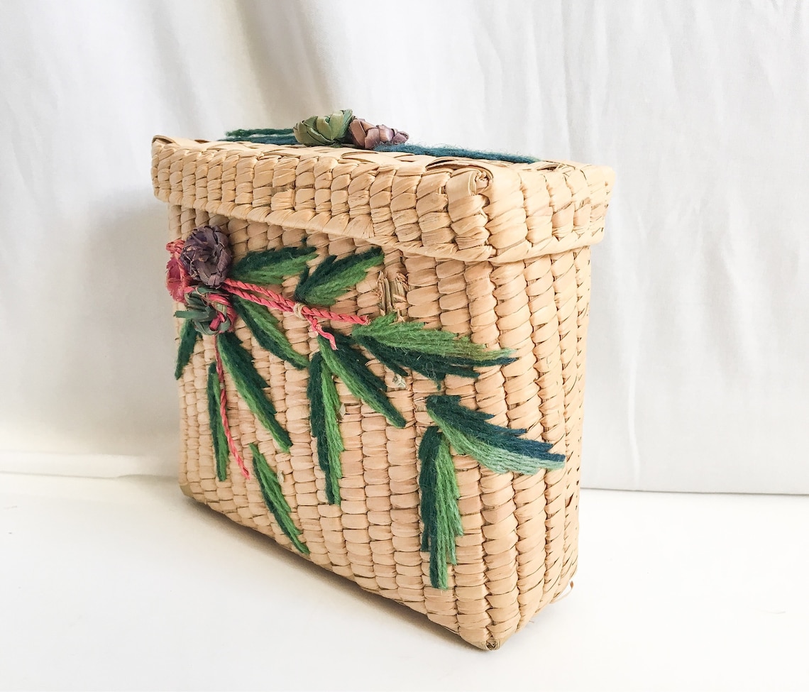 Vintage Floral Straw Box // Embroidered Flowers W/ Raffia & - Etsy