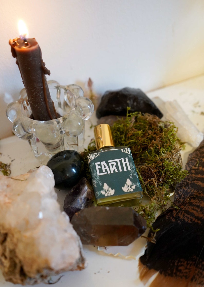 EARTH Aromatherapy Oil, Grounding Patchouli Vetiver Blend - Etsy