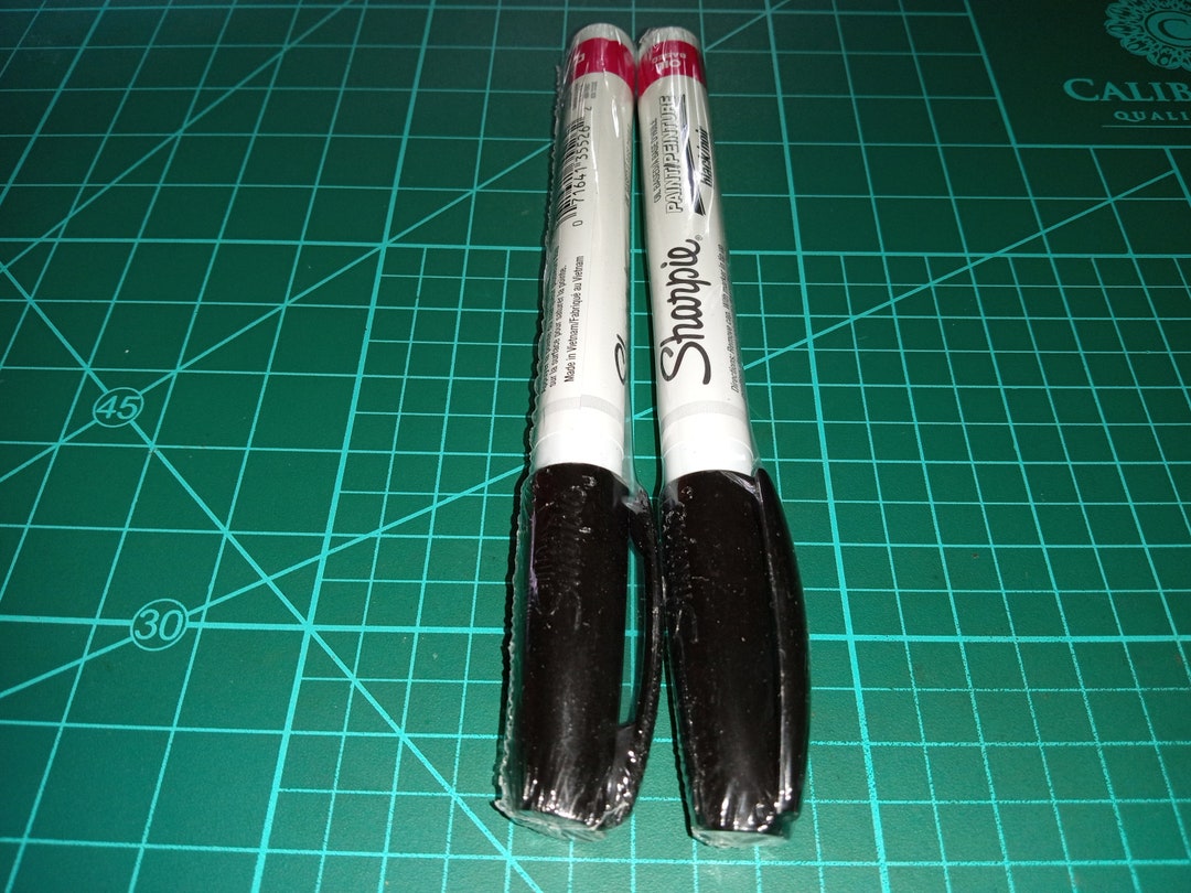 2 Pack Black Sharpie Oil Based Paint Pen Marker Extra Fine Point Tip ...