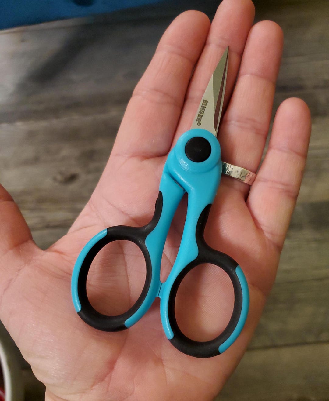 Singer 5.5 Inch Proseries Heavy Duty Tough Scissors With Power Notch ...