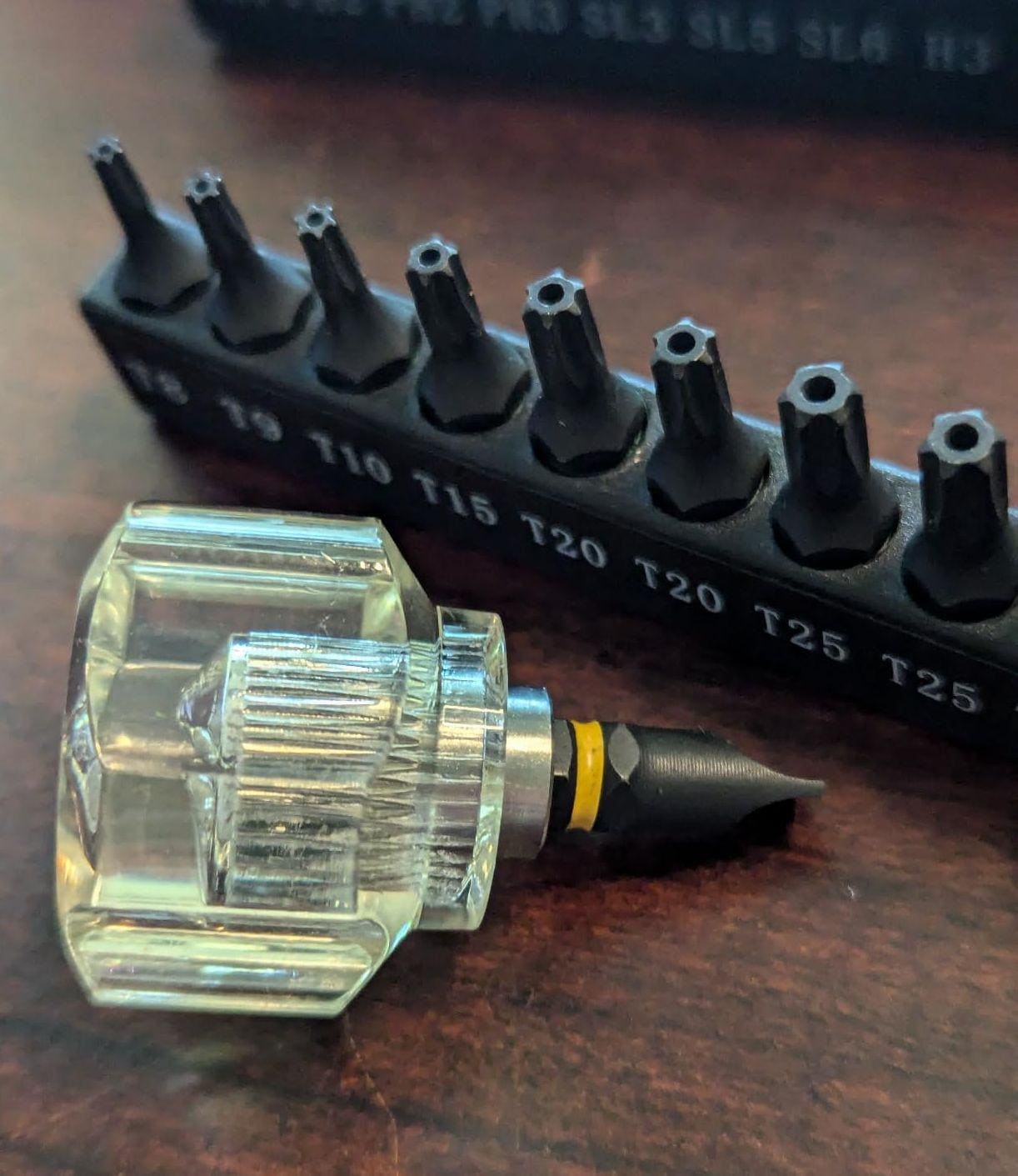 17 in 1 Mini Short Stubby Screwdriver, 16 Metric and SAE Hex Bits ...