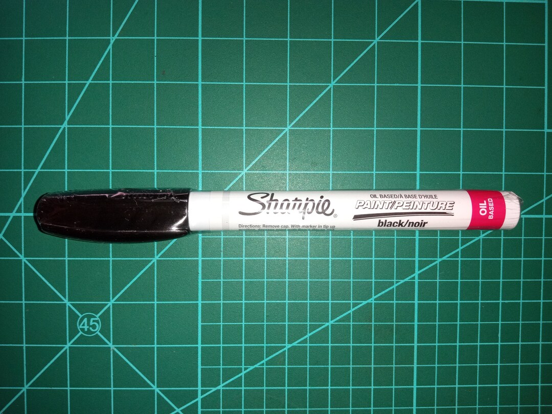 Black Sharpie Oil Based Paint Pen Marker Extra Fine Point Tip Nib ...