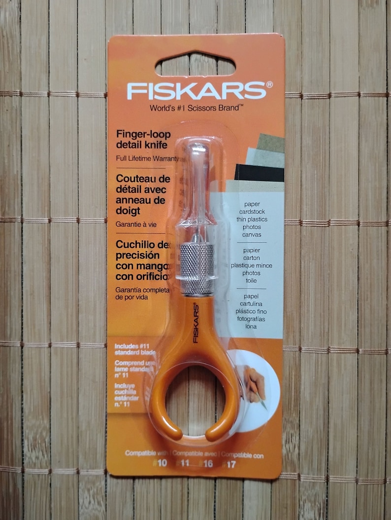 Fiskars Fingertip Finger Loop Detail Craft Knife, 7 Inch, 163050-1001 ...