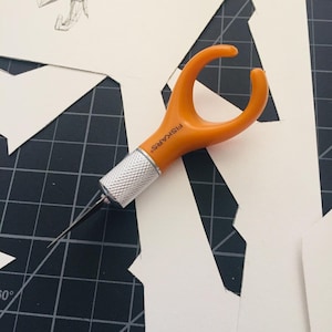 Fiskars Fingertip Finger Loop Detail Craft Knife, 7 Inch, 163050-1001 ...