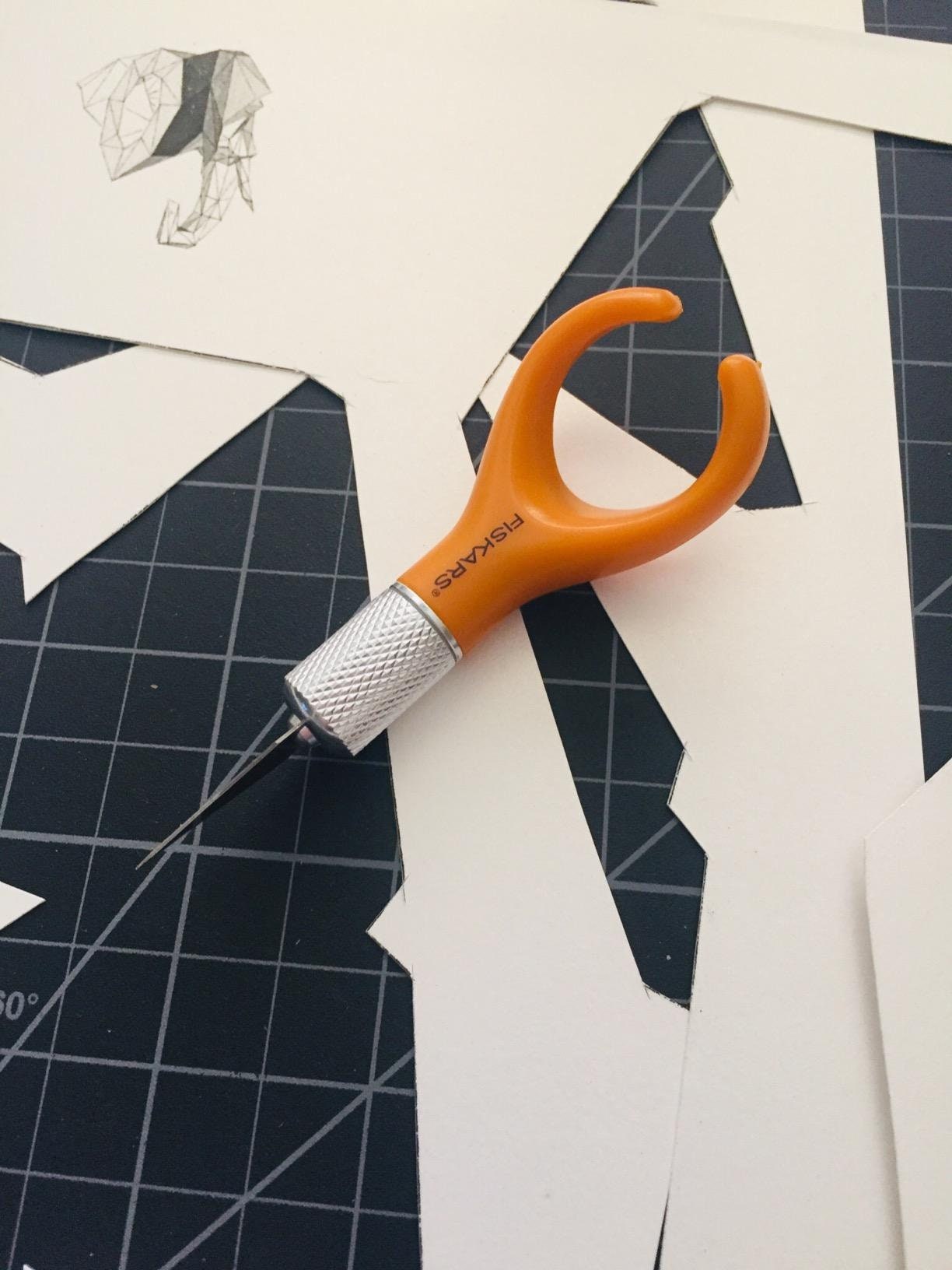 Fiskars Fingertip Finger Loop Detail Craft Knife, 7 Inch, 163050-1001 ...