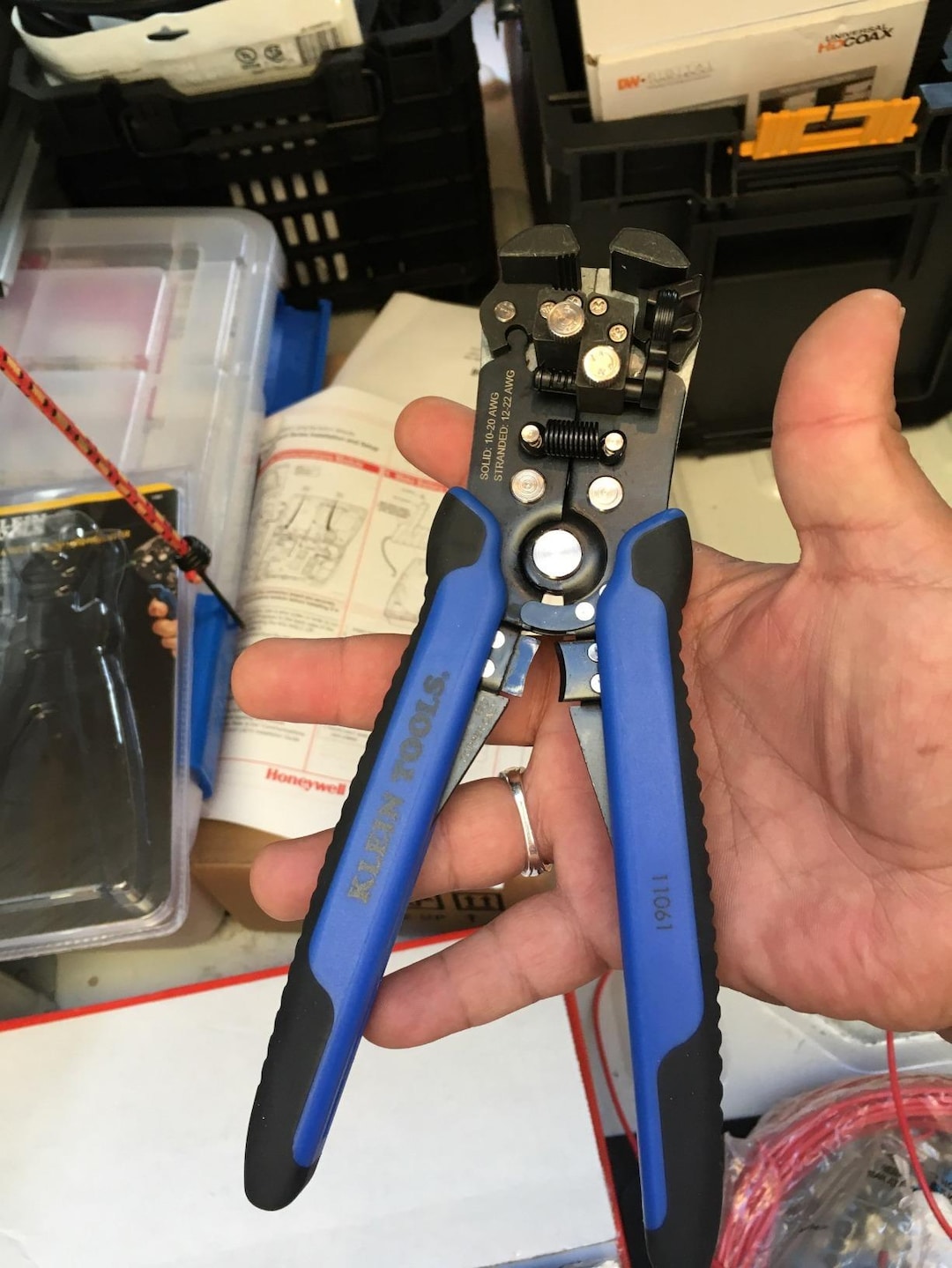 Heavy Duty Self-adjusting Wire Stripper With Wire Cutter, Klein Tools ...