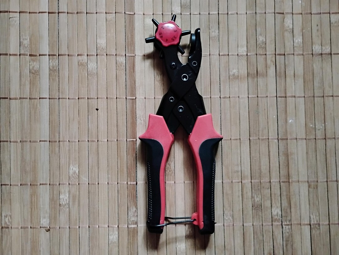 Leather Hole Punch Revolving Rotating Tool, Multi Hole Sizes Inserting ...