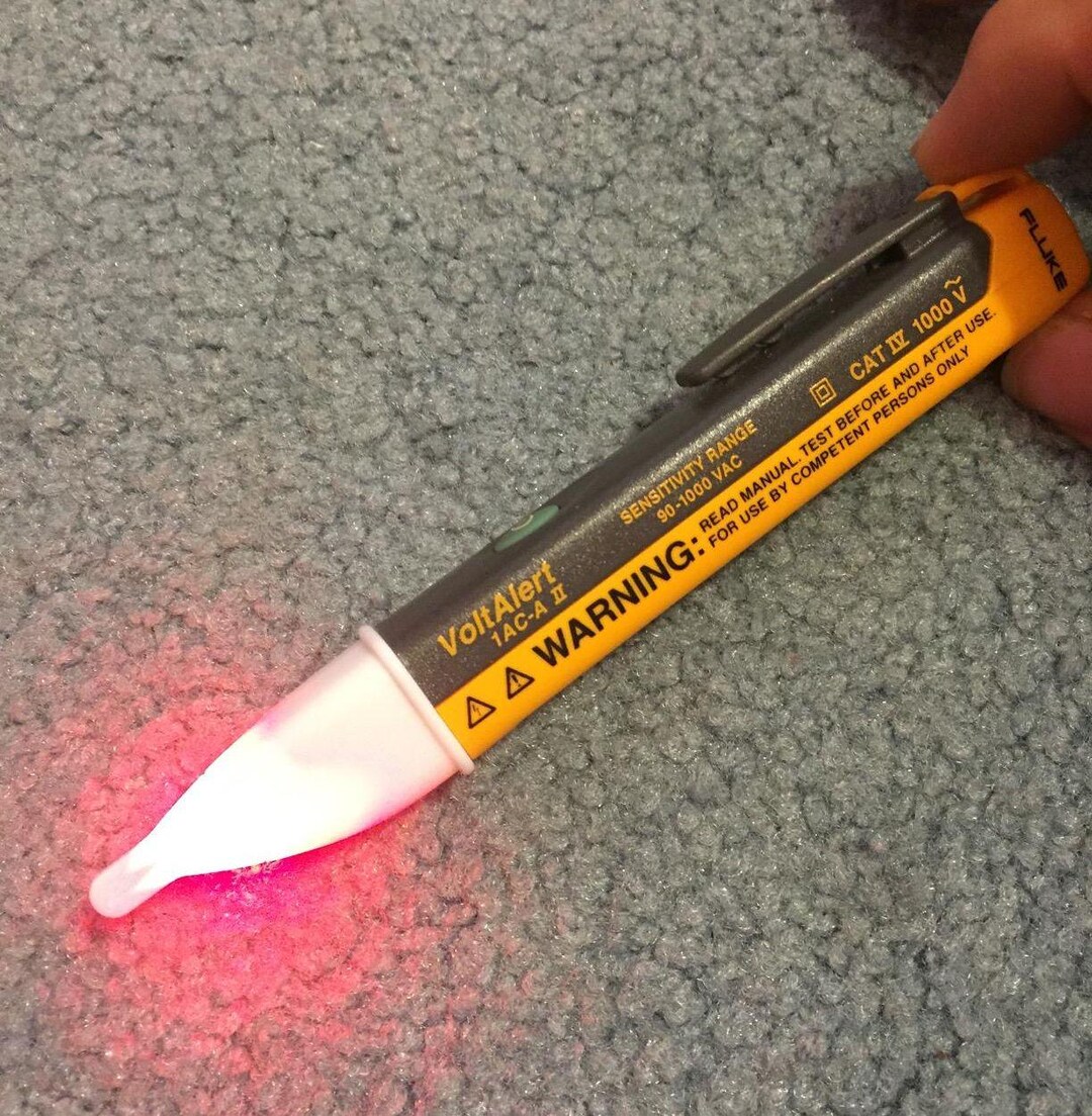 Fluke 1AC II Voltalert Non Contact Voltage Tester Pen, Pocket Clip, 90 ...