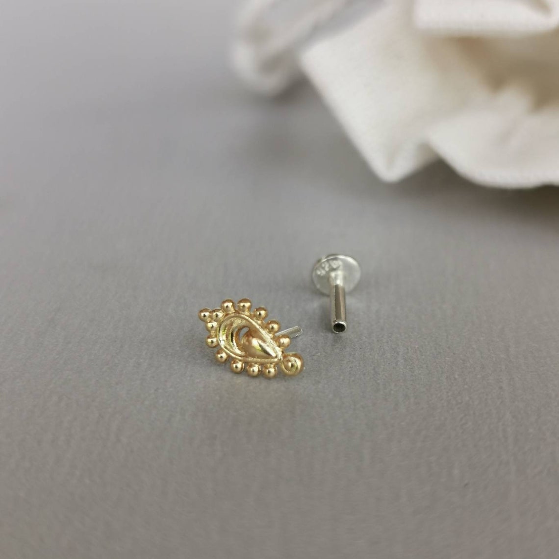 Minimal Teardrop Mehndi Pattern Tragus Helix Earring 18g/16g | Etsy