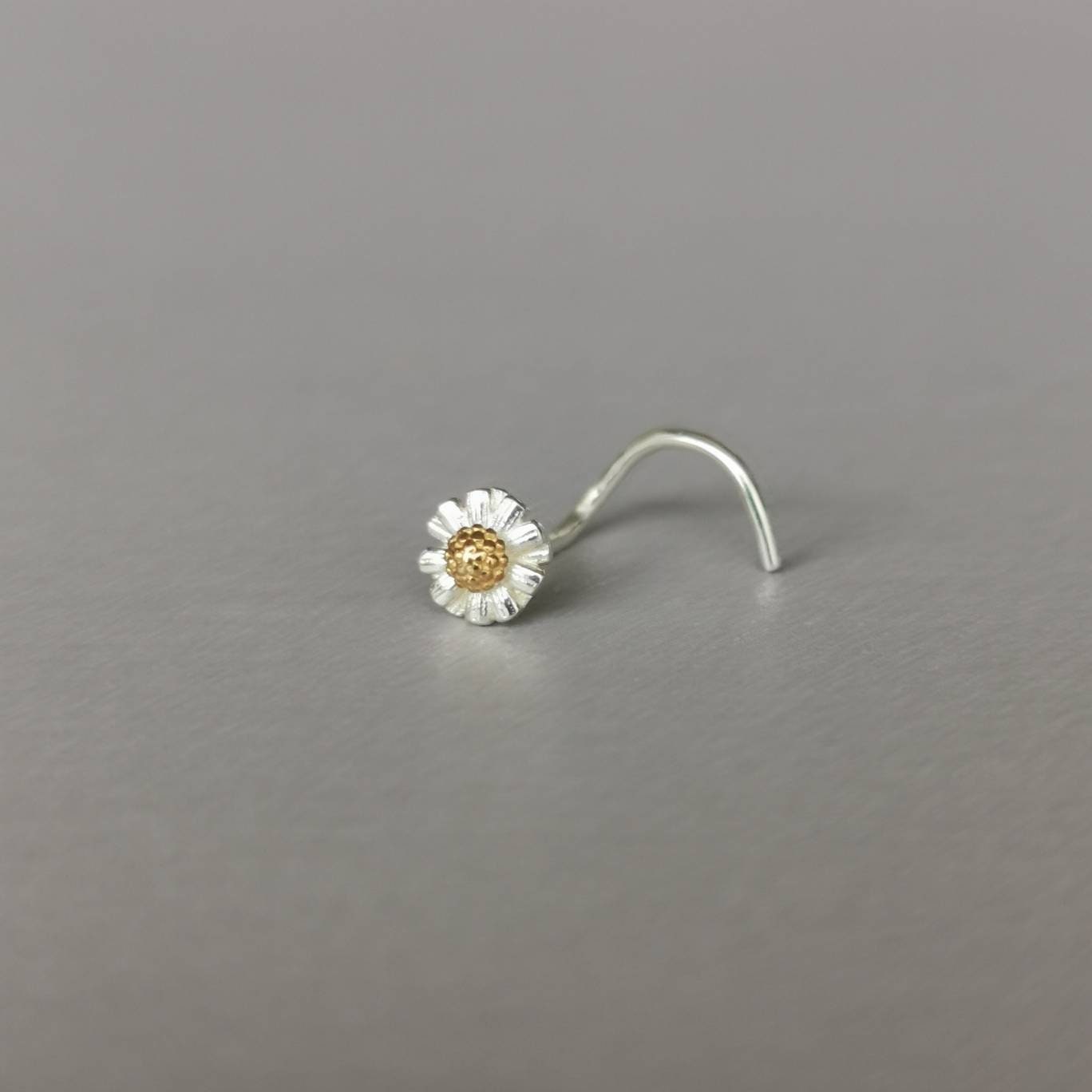 20G Dainty Daisy Nose Stud Minimalist Nose Screw Small Flower Corkscrew ...